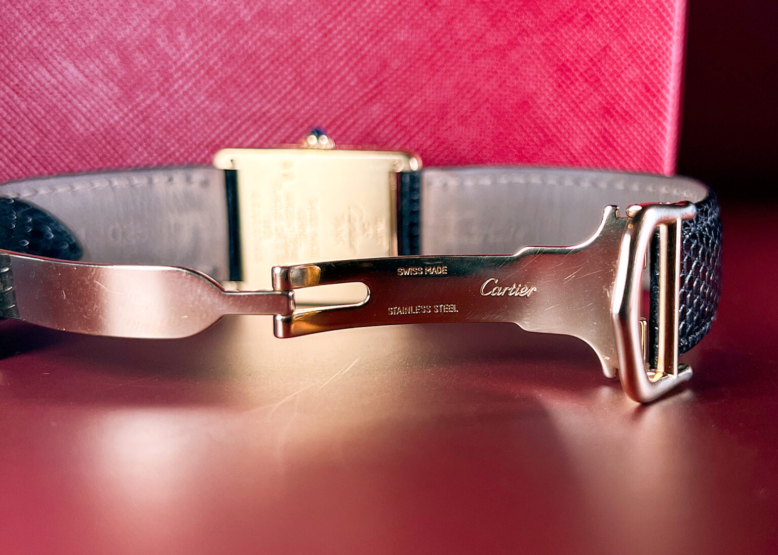 Vintage Cartier Tank 1615 Must Quartz: Class and Convenience